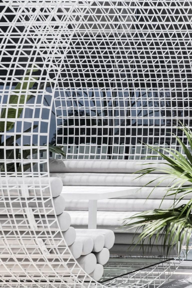 Minimalist Naturalism, Create a Four Season Flower House in a Small ...