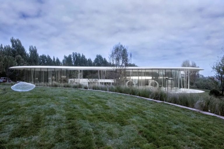 Minimalist Naturalism, Create a Four Season Flower House in a Small ...