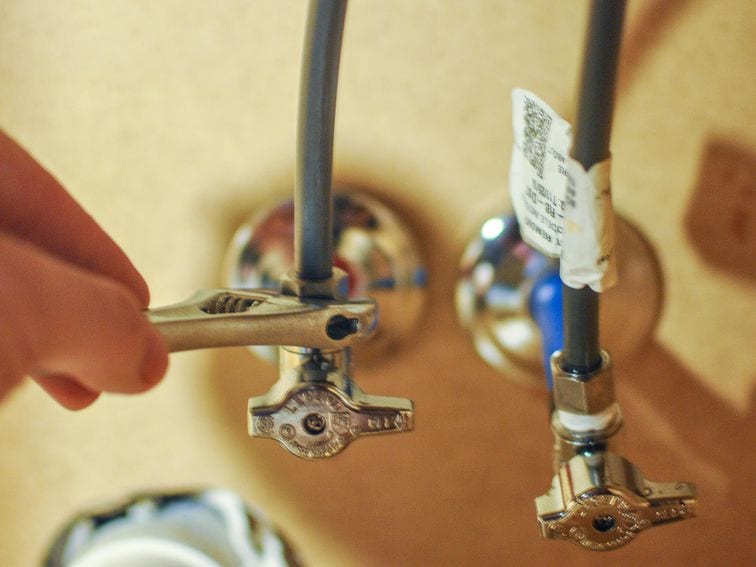 DIY faucet replacement: No, you don’t need a plumber’s help-WOWOW Faucets